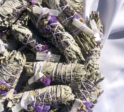The Ultimate Guide to Smudging: How to Cleanse Your Space with Sage ...